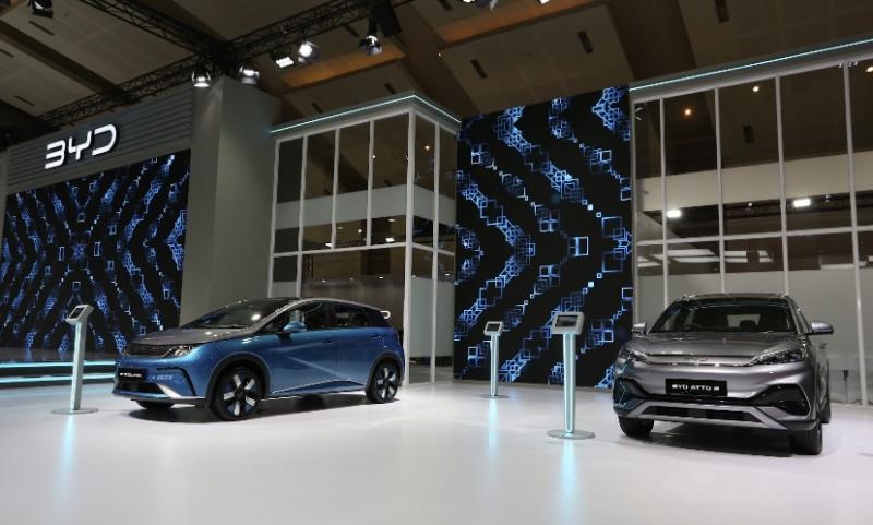 Desain Minimalis Futuristik dan Ramah Lingkungan: BYD Booth Terbesar di ...