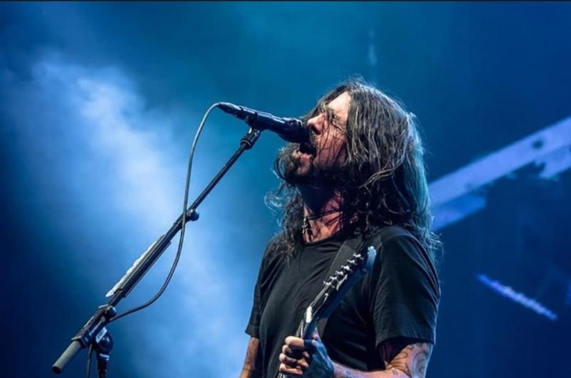 Dave Grohl Tampil Beda di Wimbledon, Jauh dari Gaya Biasanya