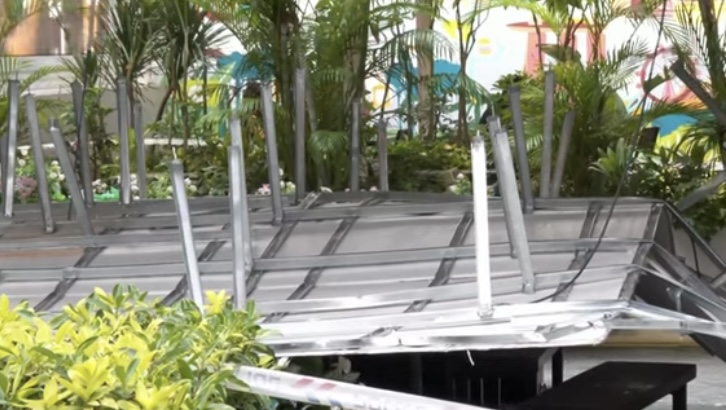 Atap Walkway Runtuh di Orchard Road, Tiga Orang Dilarikan ke Rumah Sakit